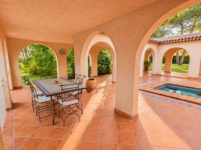 Les Pennes-Mirabeau, Barnouins, Plan de Campagne : Maison 8 pièces à vendre