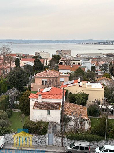 Appartement à louer - Marseille ème arrondissement - 3 pièces - 2 chambres