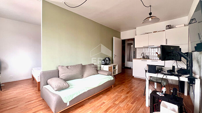 Appartement à vendre - Évry, Les Pyramides - 2 pièces - 1 chambre