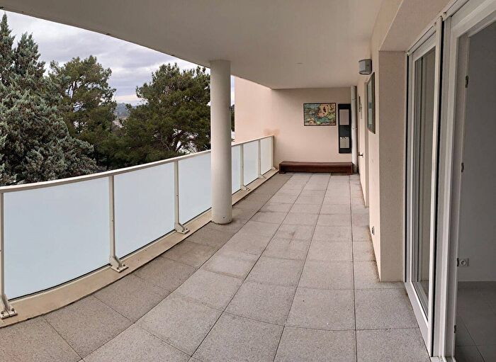 Appartement à louer - Le Castelier-Les Hirondelles-La Grange, Istres - 2 pièces - 1 chambre