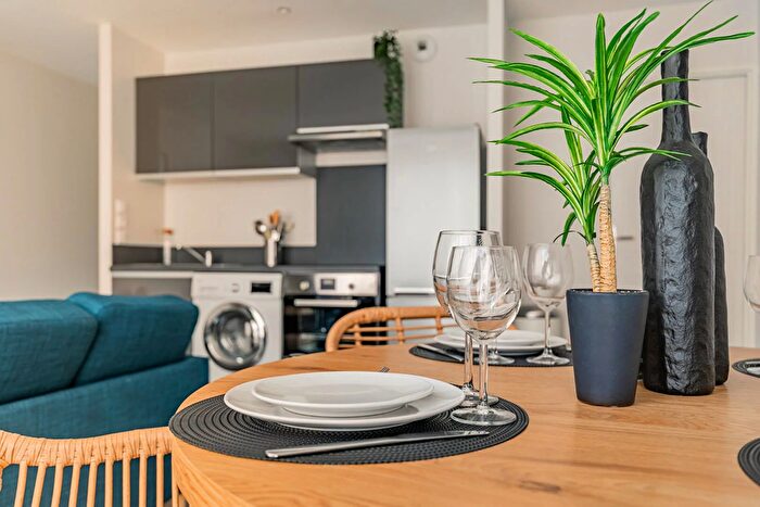 Appartement à louer - Bordeaux, Sainte-Clotilde - 2 pièces - 1 chambre