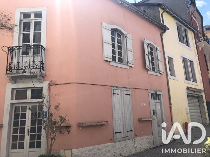Lourdes, Centre-ville, Place Peyramale, Gare : Maison 10 pièces à vendre