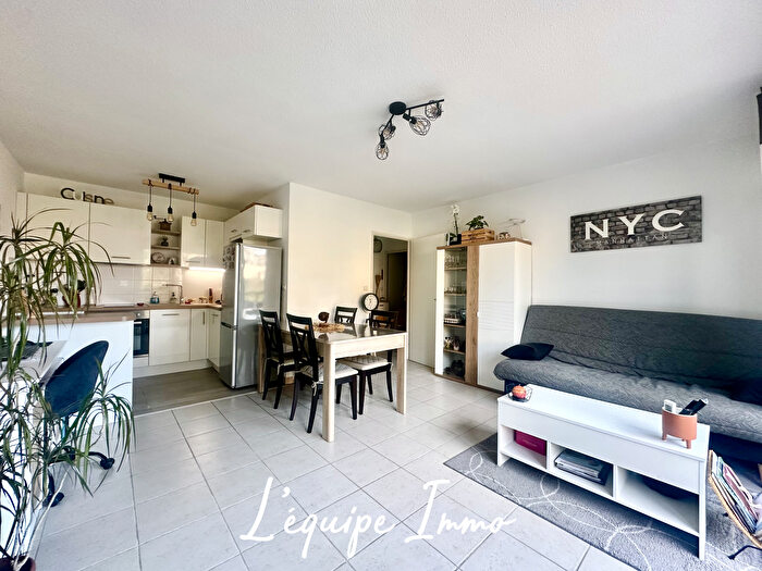 Appartement à vendre - LIsle-Jourdain - 2 pièces - 1 chambre