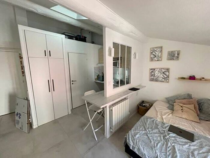 Appartement à louer - Centre Nord, Oullins-Pierre-Bénite - 1 pièce