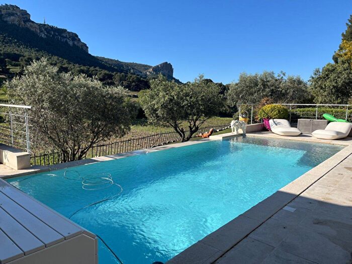 Maison à louer - Cassis - 5 pièces - 4 chambres