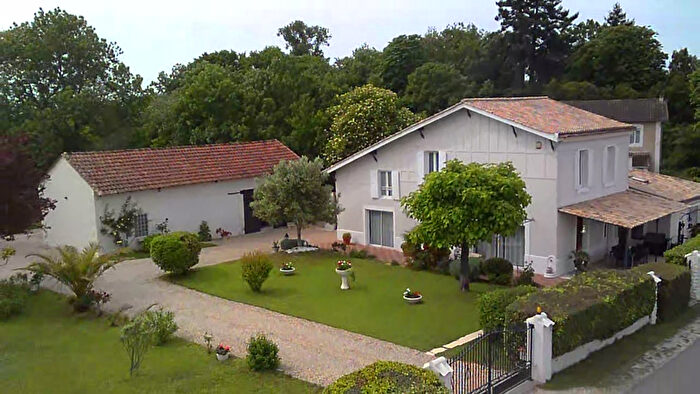 Cars - Maison 6 pièces à vendre