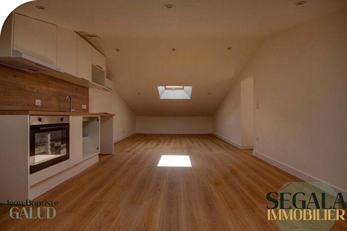 Appartement à louer - Verrerie-Cerou, Carmaux - 2 pièces - 1 chambre