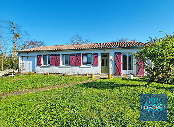 Maison 5 pièces à vendre à Saint-Vincent-Sterlanges