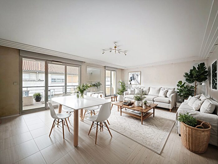 Appartement à vendre - Villeurbanne, Les Poulettes - 5 pièces - 4 chambres