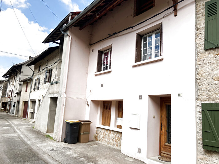 Maison à vendre - Vertrieu - 4 pièces - 3 chambres