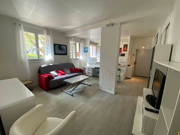 Appartement à louer - La Fontaine-Parc des Sceaux-Croix de Berny-Centre Ville, Antony - 2 pièces - 1 chambre