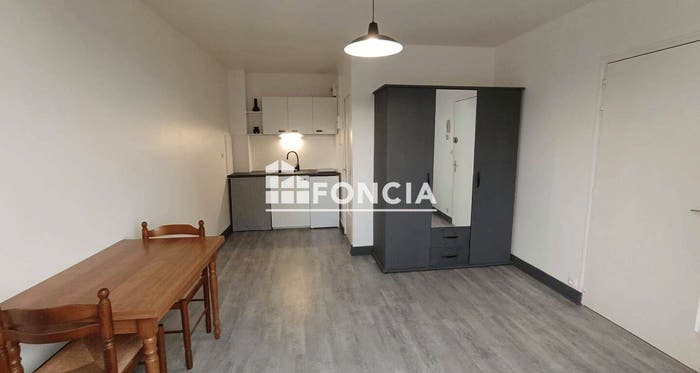 Château-Renault : Appartement 1 pièce à louer