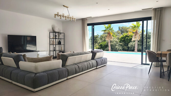 Maison à vendre - Nîmes - 6 pièces - 5 chambres