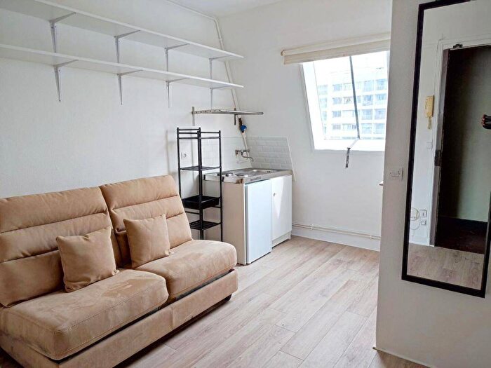 Louis Blanc-Aqueduc, Paris 10ème arrondissement : Appartement 1 pièce à louer