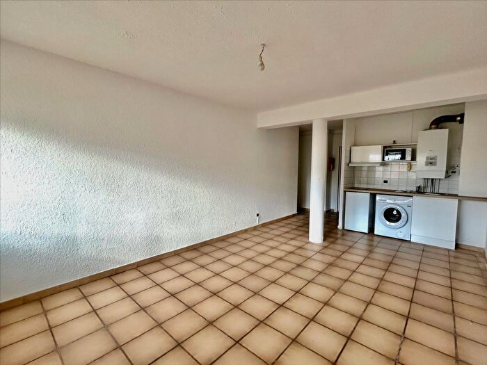 Appartement à louer - Béziers, Champ de Mars - 1 pièce