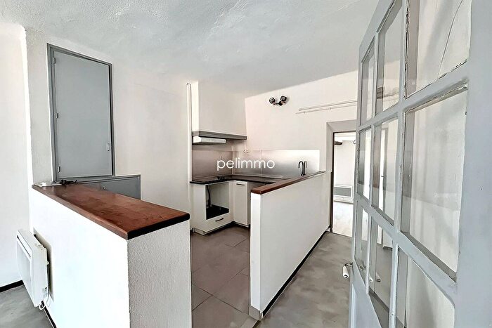Appartement à louer - Sud Est Ouest, Pélissanne - 3 pièces - 2 chambres