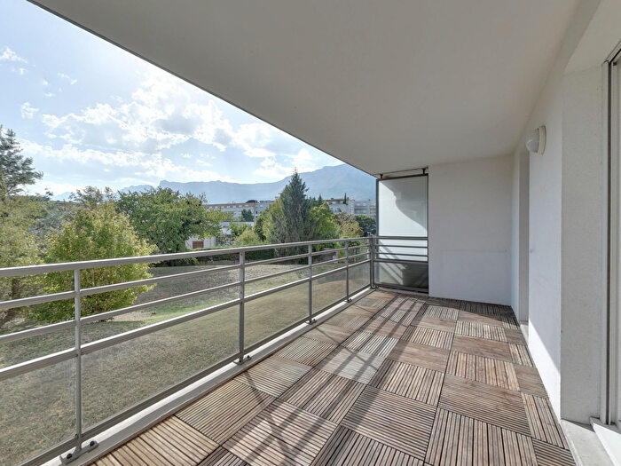 Appartement 3 pièces à Échirolles, Centre-ville, à louer