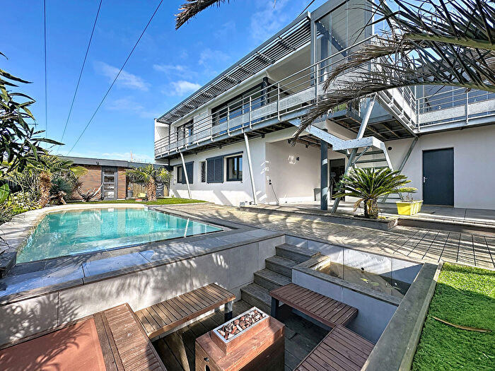 Maison à vendre - Vergeroux - 6 pièces - 4 chambres