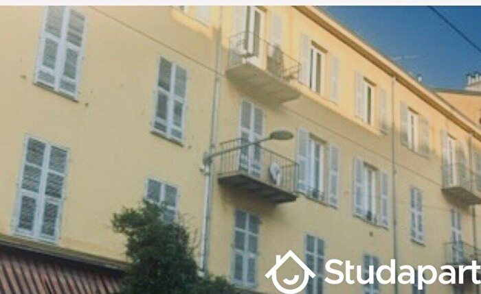 Appartement à louer - Garibaldi, Nice - 1 pièce