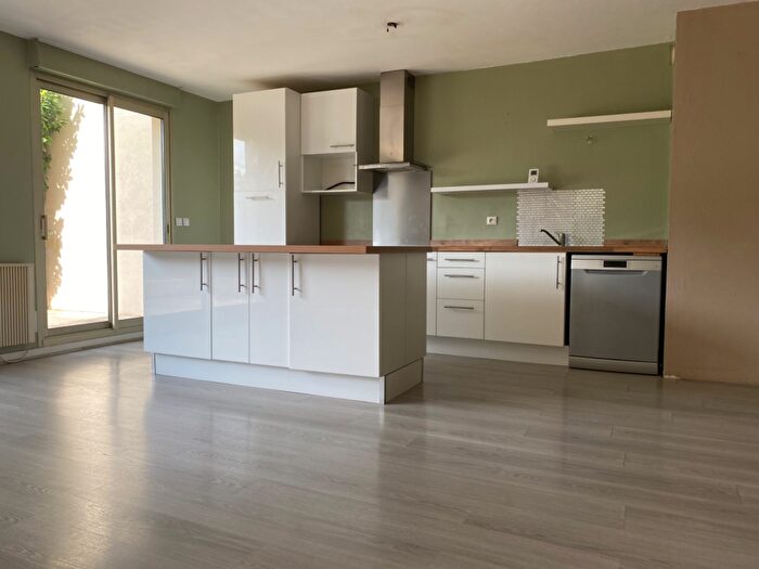 Tassin-la-Demi-Lune, Charles de Gaulle : Appartement 3 pièces à louer