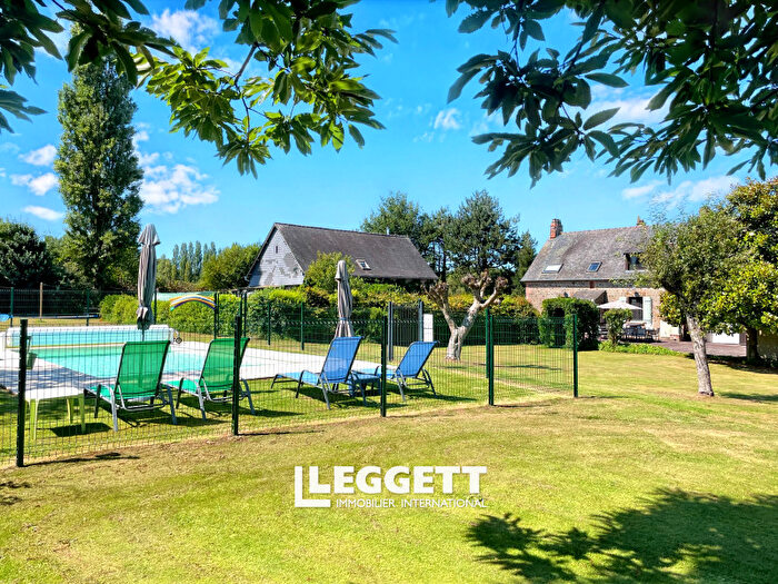 Maison à vendre - Saint-Denis-de-Gastines - 12 pièces - 9 chambres