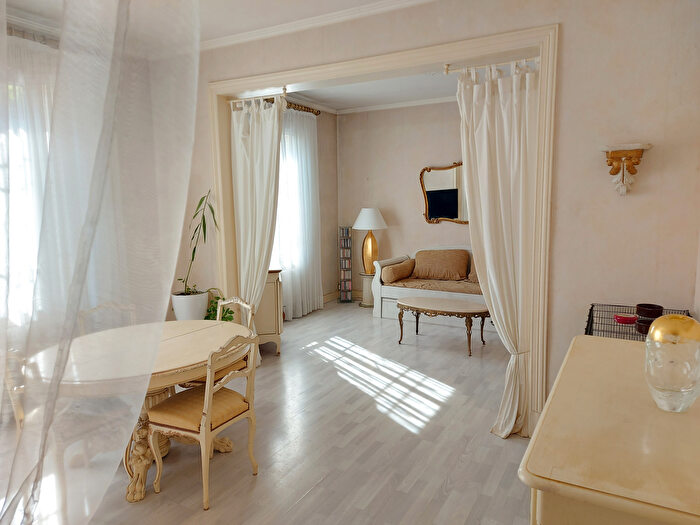 Appartement à vendre - Courbevoie, Marceau République - 4 pièces - 2 chambres