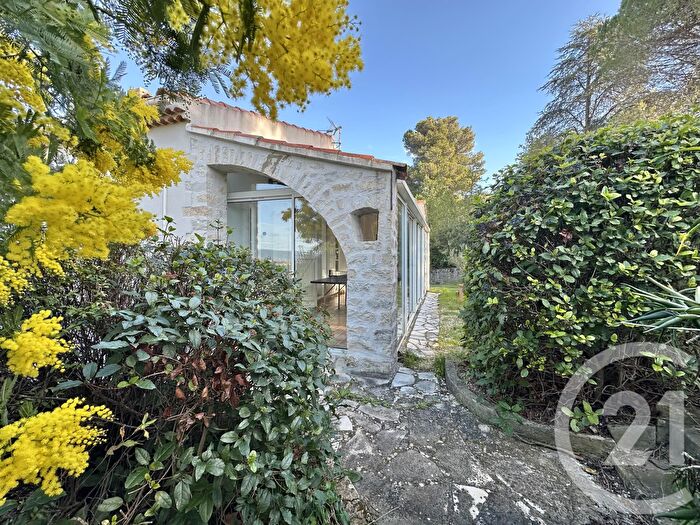 Maison à vendre - Le Beausset - 6 pièces - 3 chambres