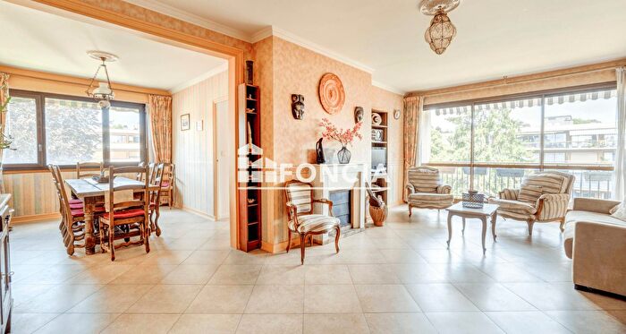 Noisy-le-Roi - Appartement 4 pièces à vendre