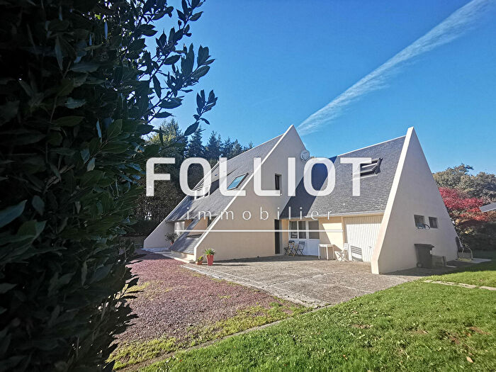 Maison à vendre - Jullouville - 5 pièces - 3 chambres