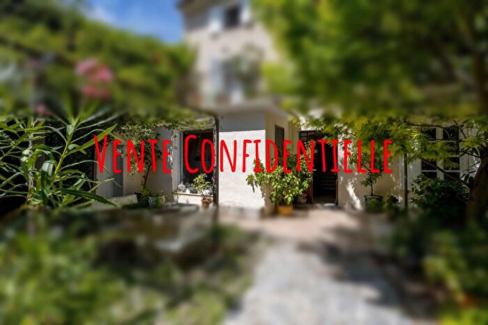 Maison à vendre - Vaison-la-Romaine - 9 pièces - 6 chambres