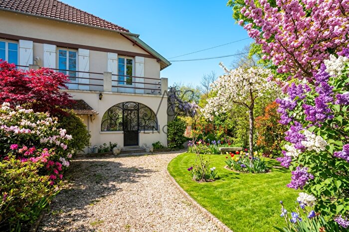 Le Vésinet : Maison 6 pièces à vendre