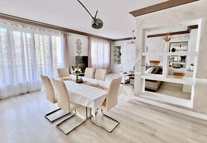 Appartement à vendre - Saint-Étienne, La Terrasse, Bel Air, Bergson, Carnot - 5 pièces - 3 chambres