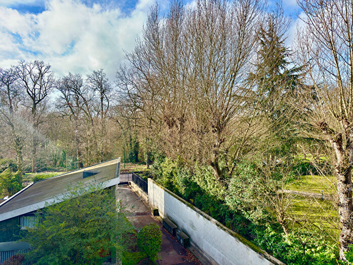 Fontenay-sous-Bois, Proche Bois de Vincennes, Rer A : Appartement 5 pièces à vendre