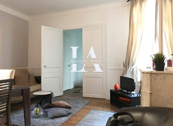 Appartement à louer - Ternes-Maillot, Paris ème arrondissement - 2 pièces - 1 chambre