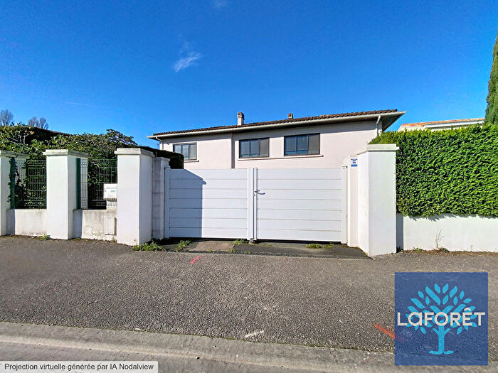 Maison à vendre - Chantonnay - 5 pièces - 3 chambres