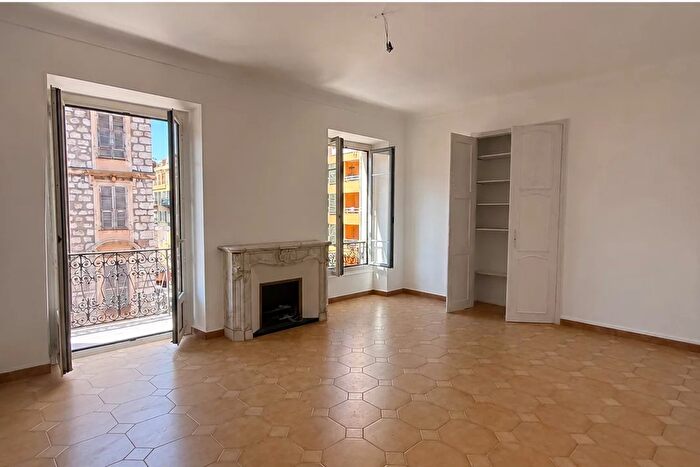 Nice, Le Port : Appartement 5 pièces à louer