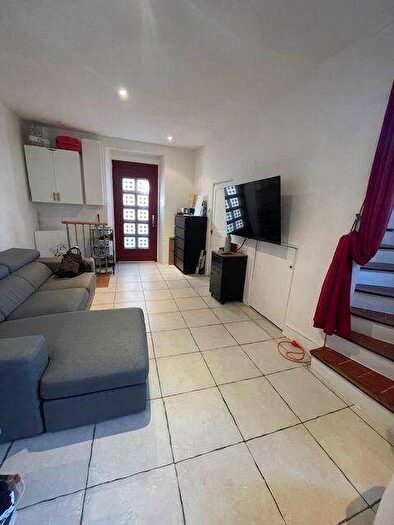 Maison à louer - Saint-Savournin - 4 pièces - 3 chambres