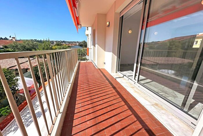 Cagnes-sur-Mer, Le Cros de Cagnes, Les Vespins : Appartement 3 pièces à vendre