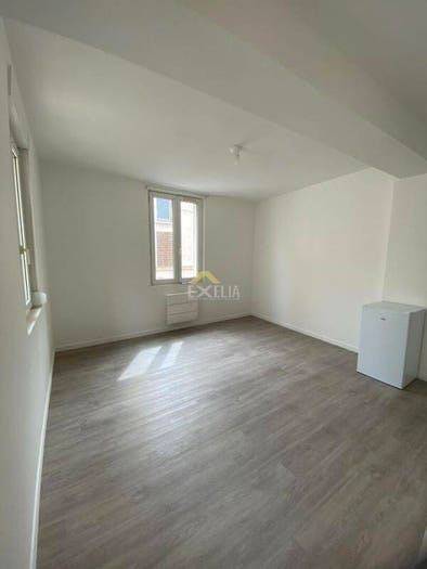Collegiale, Mantes-la-Jolie : Appartement 1 pièce à louer