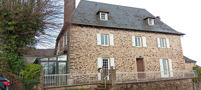 Saint-Jal : Maison 8 pièces à vendre