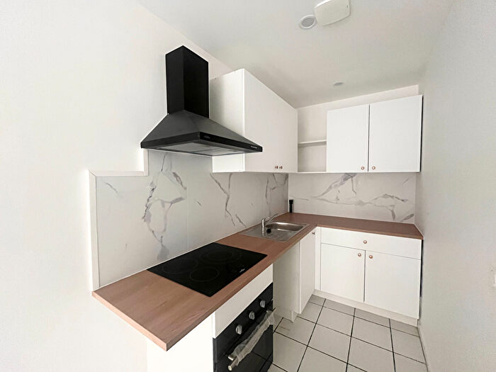 Appartement à louer - Calais, Petit Pays - 1 pièce