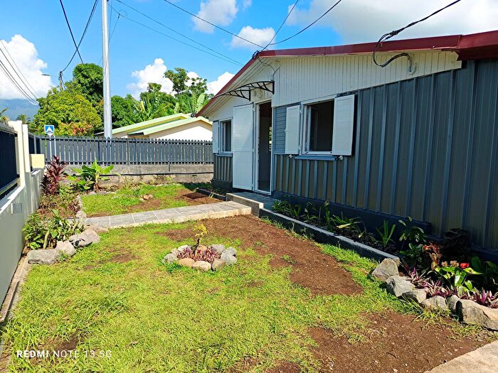 Maison à louer - Saint-André - 4 pièces - 3 chambres