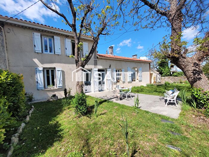 Maison à vendre - Saint-Estèphe - 5 pièces - 2 chambres