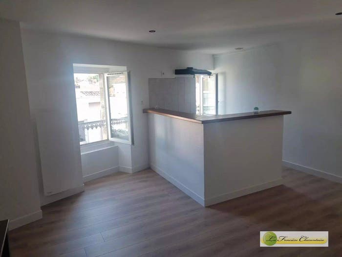 Champ de Mars-Bussatte-Victor Hugo, Angoulême - Appartement 2 pièces à louer