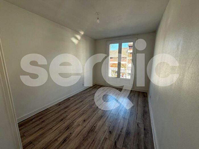 Appartement à louer - Barbâtre-Saint Remy-Verrerie, Reims - 5 pièces - 3 chambres