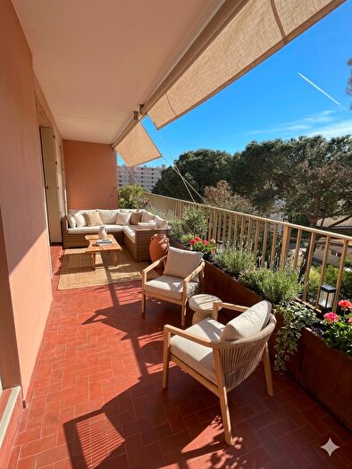 Appartement à vendre - Fréjus - 3 pièces - 2 chambres