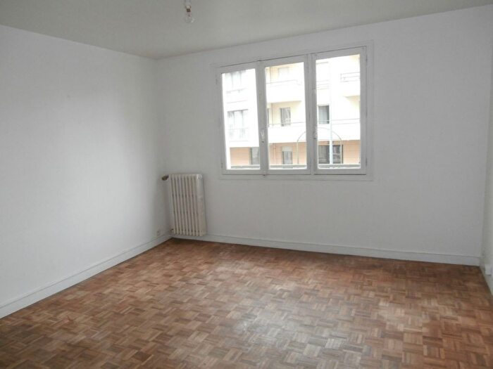 Appartement 4 pièces à louer à Quartiers Ouest, Bourg l'Evesque