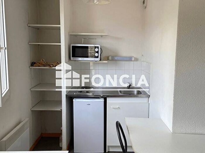 Appartement à louer - Centre Ville, Chambéry - 1 pièce