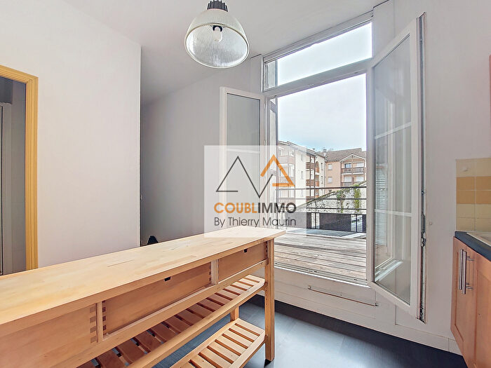 Appartement à vendre - Voiron, Centre-ville, Gare - 2 pièces - 1 chambre