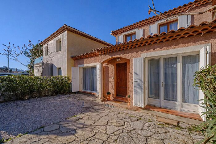 Maison à vendre - Marseille e  - 5 pièces - 4 chambres